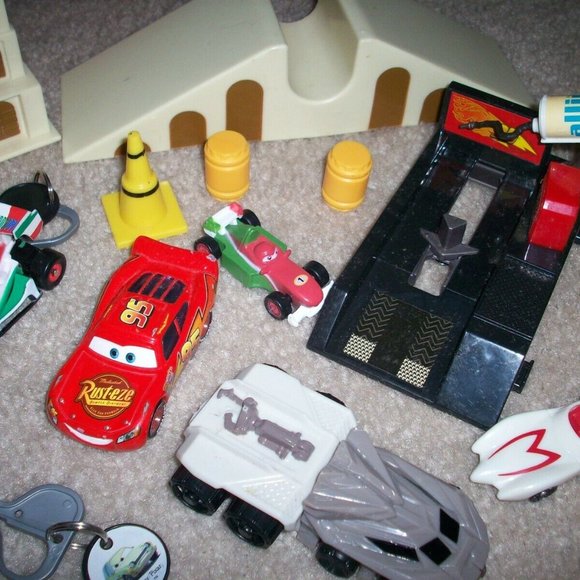 Disney | Toys | New Disney Pixar Cars 2 London Playset Key Charger ...